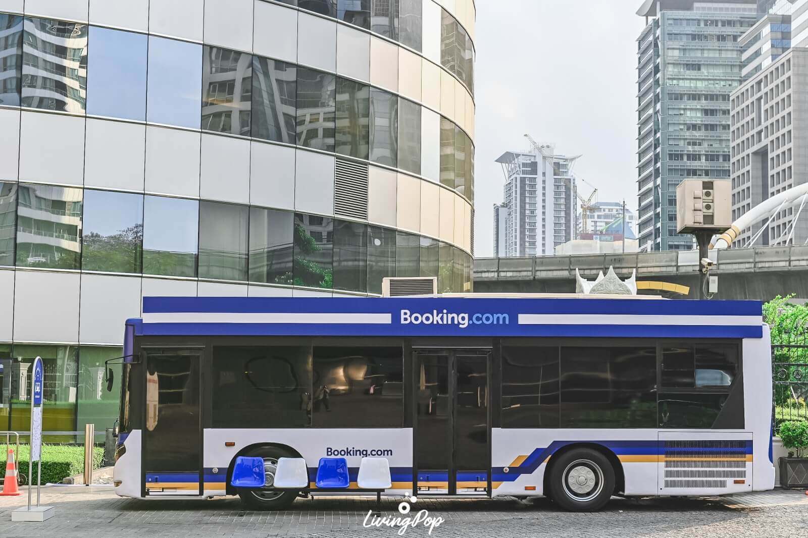 เปิดประสบการณ์ใหม่กับ "Bangkok Booking Bus" ห้องพักบนรถบัสริมแม่น้ำ ...